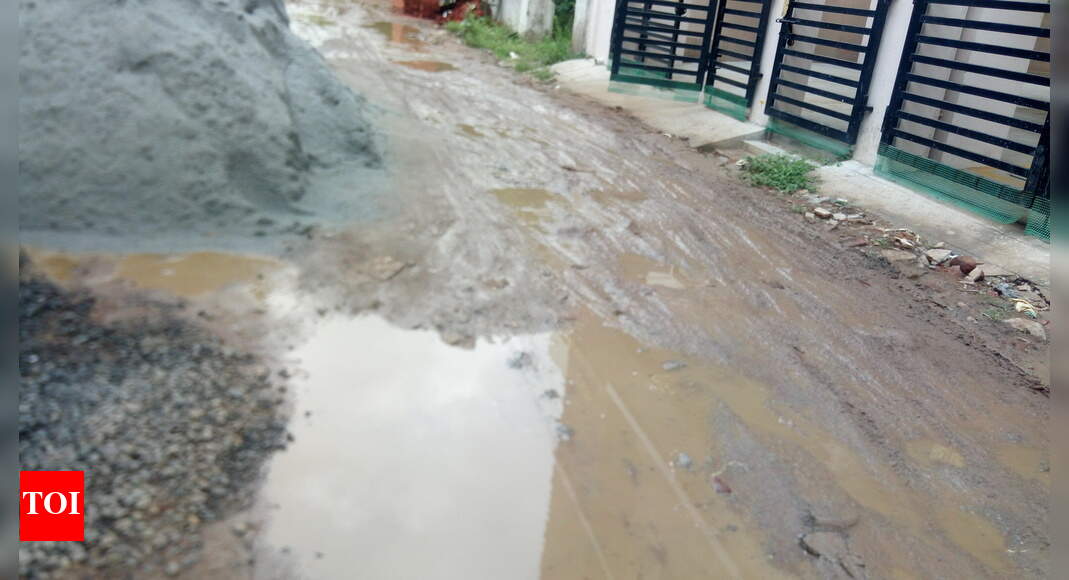 ATTENTION - PITS ALL OVER - Times of India