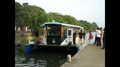 Passengers give thumbs up to Vega | Kochi News - Times of India