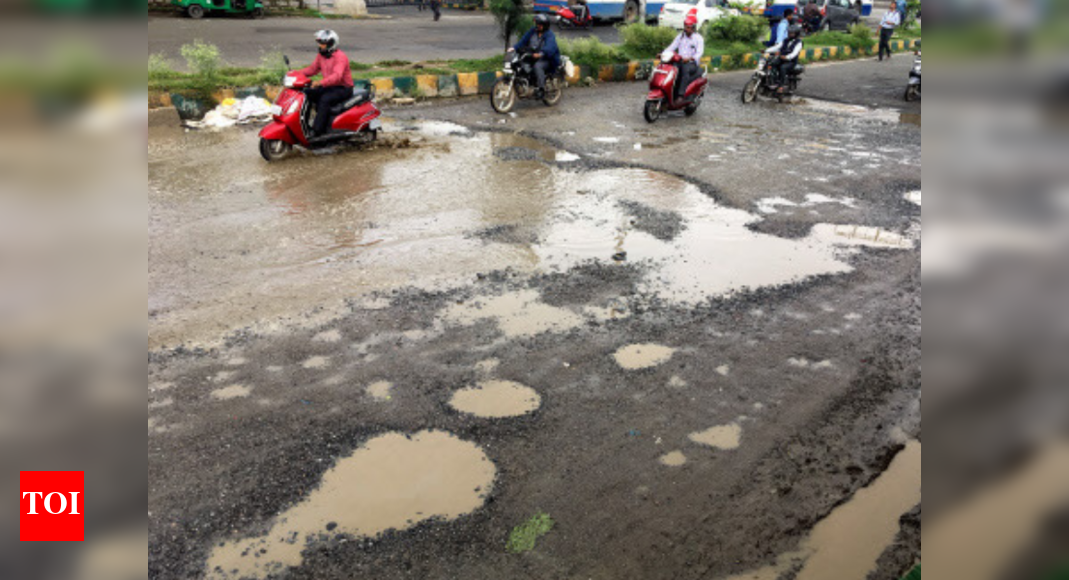 Pothole deaths unacceptable, hold authorities accountable, says SC ...