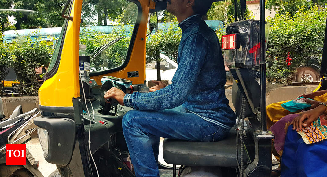 Auto, cab drivers can send SMS, reduce CNG queues | Mumbai News - Times ...