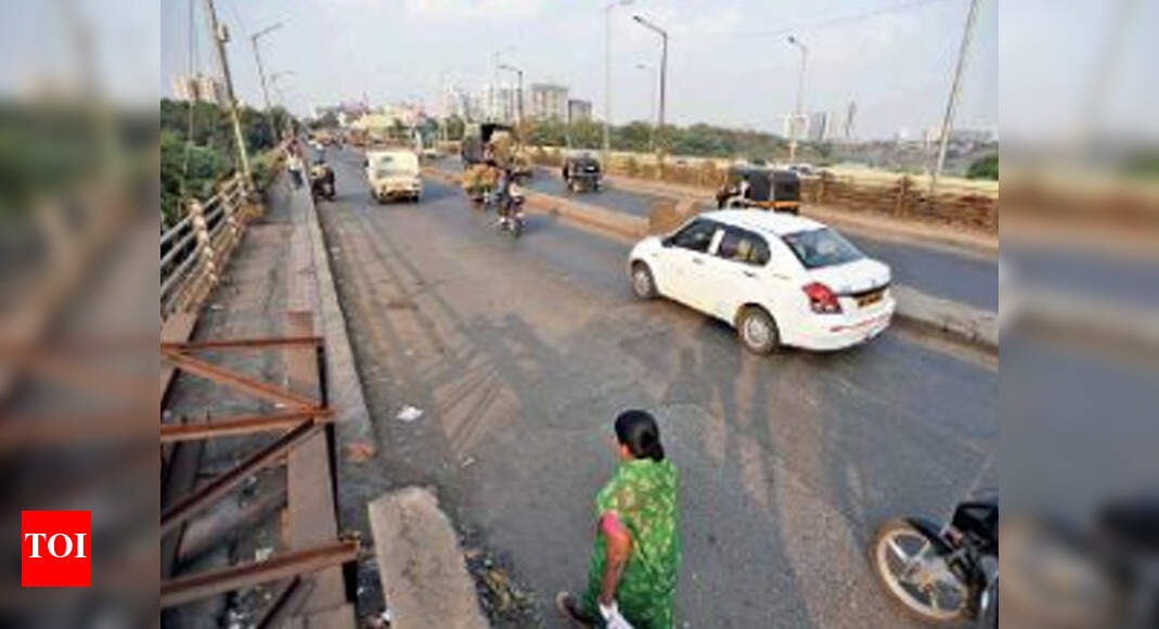 PMC announces repair of old Mundhwa bridge | Pune News - Times of India