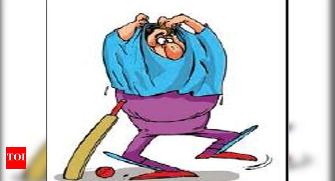 Celebrity teams on a sticky wicket | Kochi News - Times of India