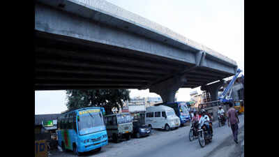 Woman Jump Off Bridge: In Tamil Nadu, woman jumps off flyover as ...