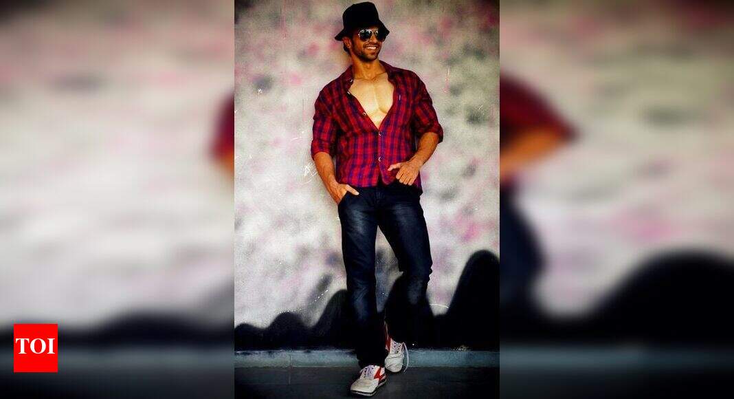 Vikee Shah has two movie-releases in January | Gujarati Movie News ...