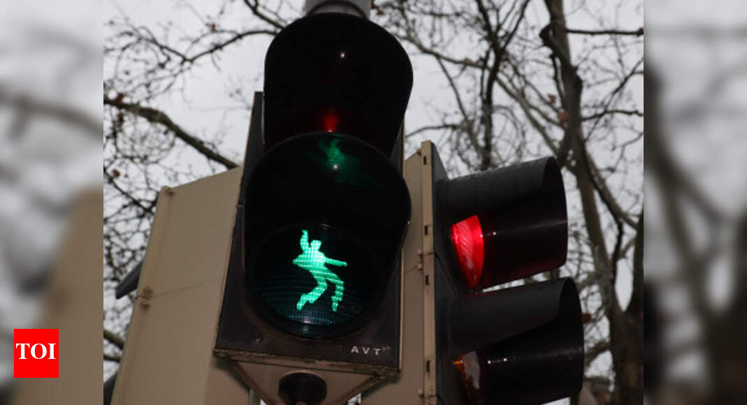 Delhi: Jaywalking takes joy out, but road designs to blame too | Delhi ...