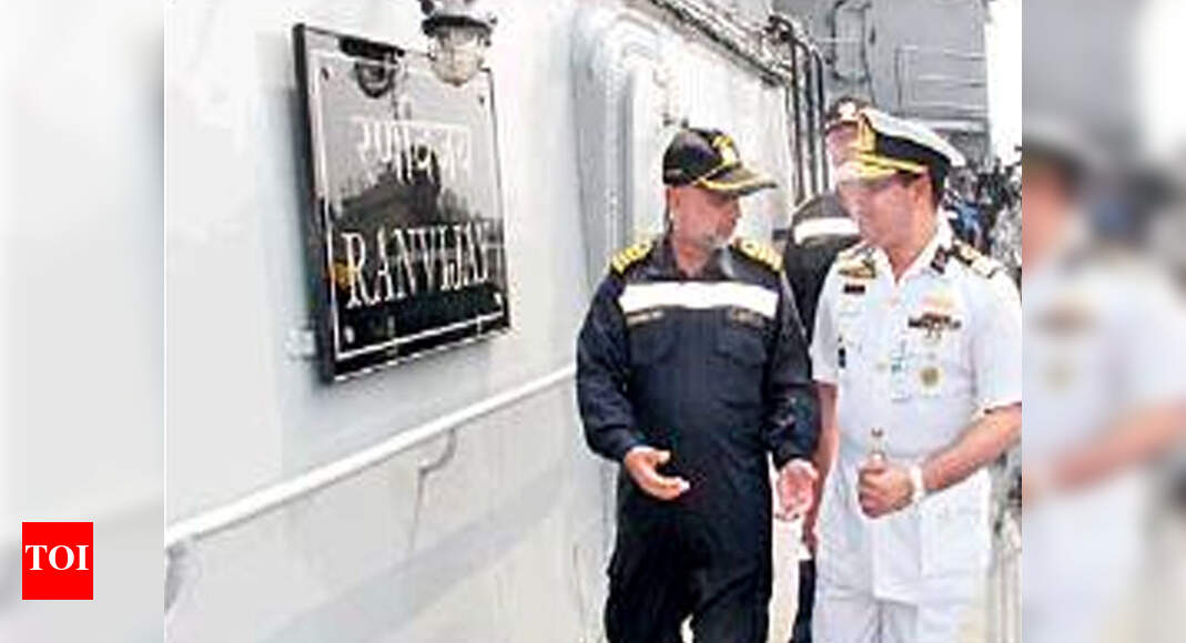 Bangladesh naval team visits SNC | Kochi News - Times of India