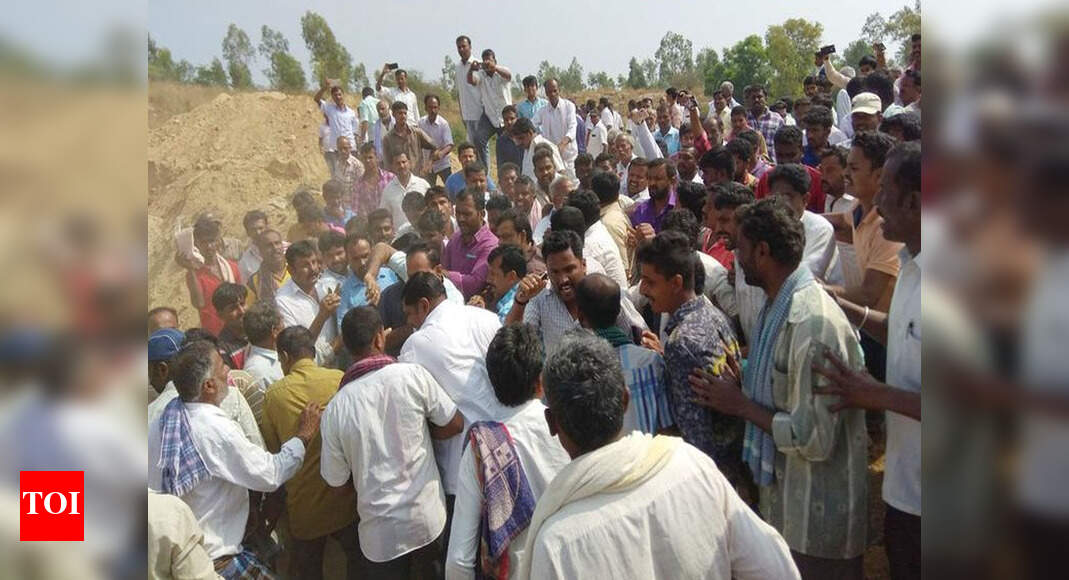 Scuffle erupts between Congress and JD(S) workers | Hubballi News ...
