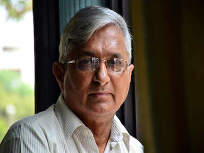 GSM chief Subhash Velingkar meets with retrenched mine workers | Goa ...