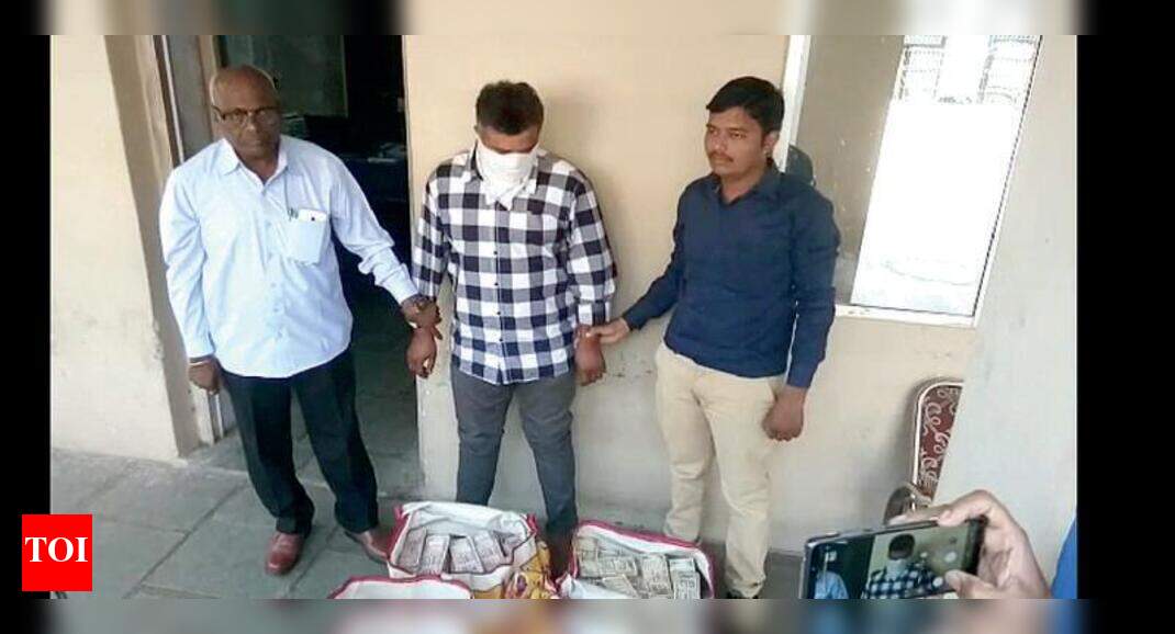 Property broker nabbed with scrapped notes of Rs 4 crore | Surat News ... Property broker nabbed with scrapped notes of Rs 4 crore | Surat News ...