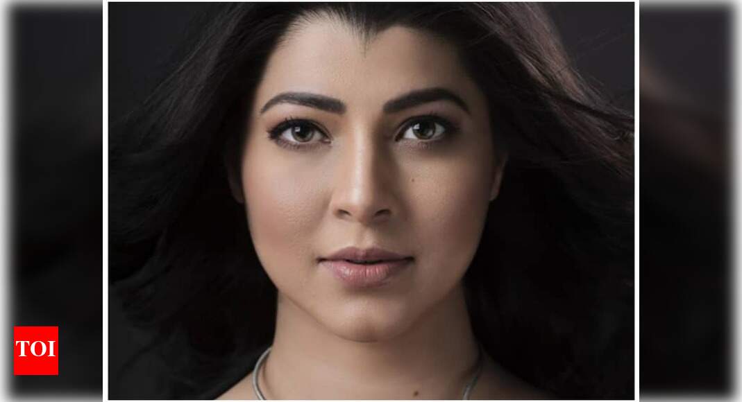 Tejaswini Pandit stuns in a black dress; See pic - Times of India