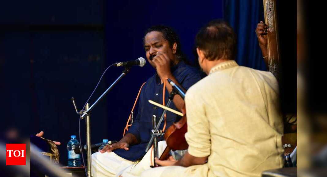 Singer Sreevalsan J Menon performs at Kochi | Events Movie News - Times ...