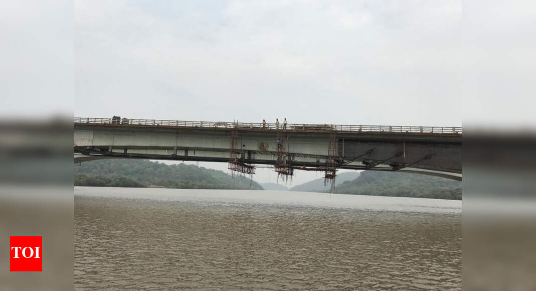 Bridge towards Gujarat thrown open after two weeks | Mumbai News ...