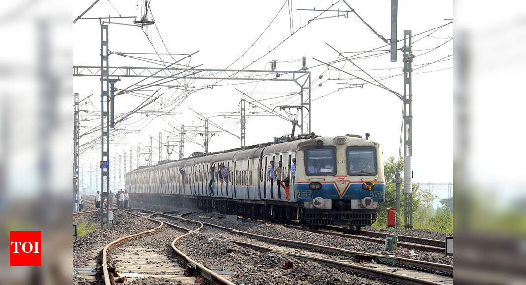 Harbour line commuters inconvenienced during morning peak hour travel ...
