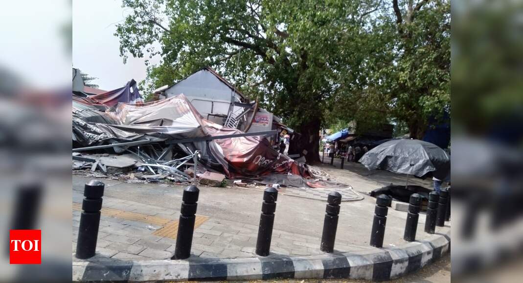 Damaged Shop remains neglected - Times of India