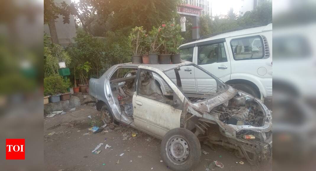 unattended cars left to rot - Times of India