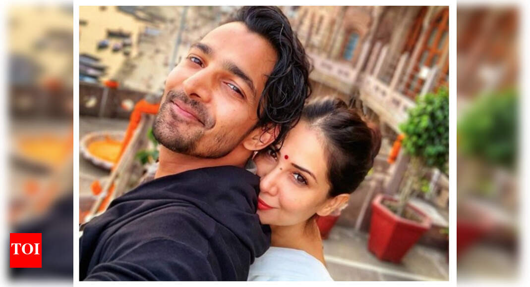 Photos: Harshvardhan Rane spends Christmas with girlfriend Kim Sharma ...