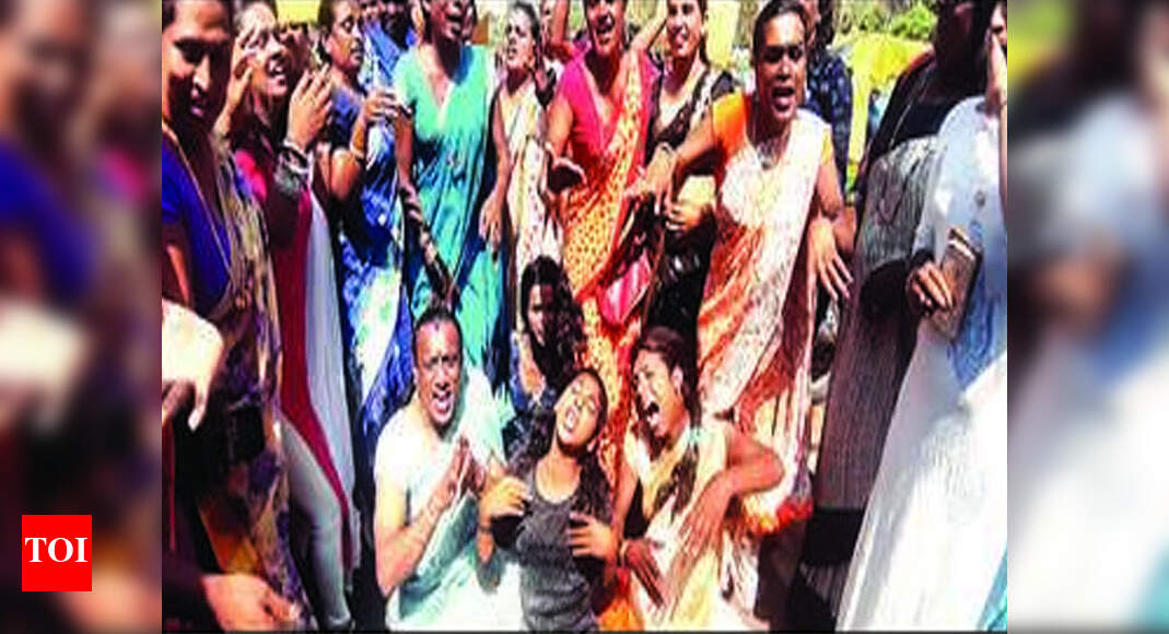 Transgender community protests against bill passed in Lok Sabha ...