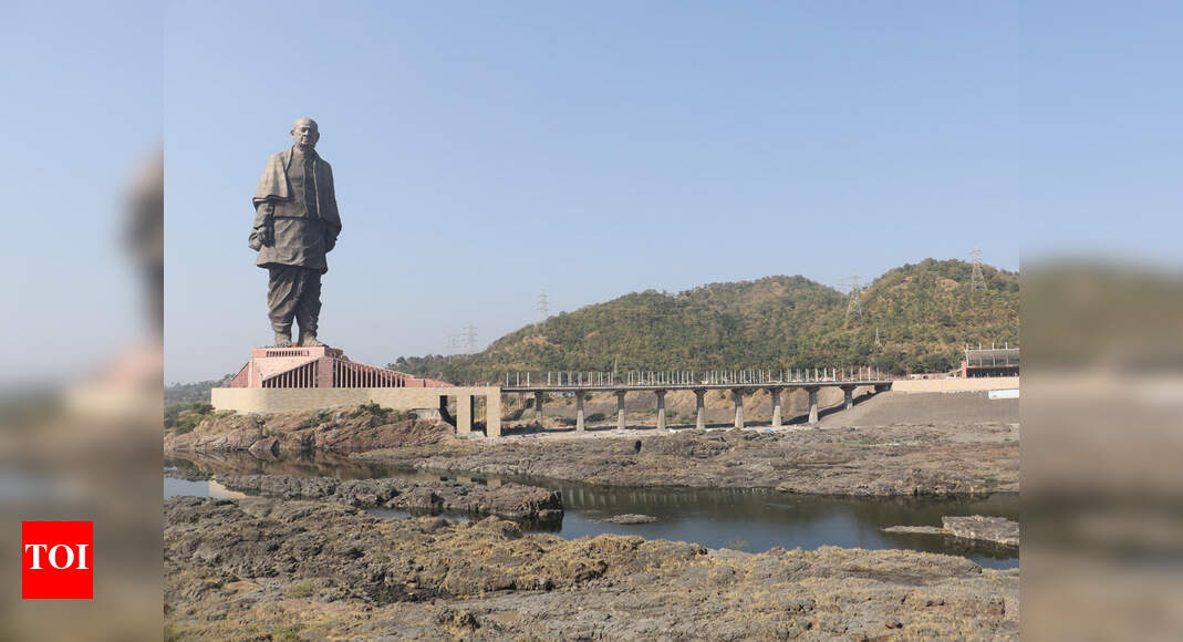 Now, pilots to announce when flying over monuments like Statue of Unity ...