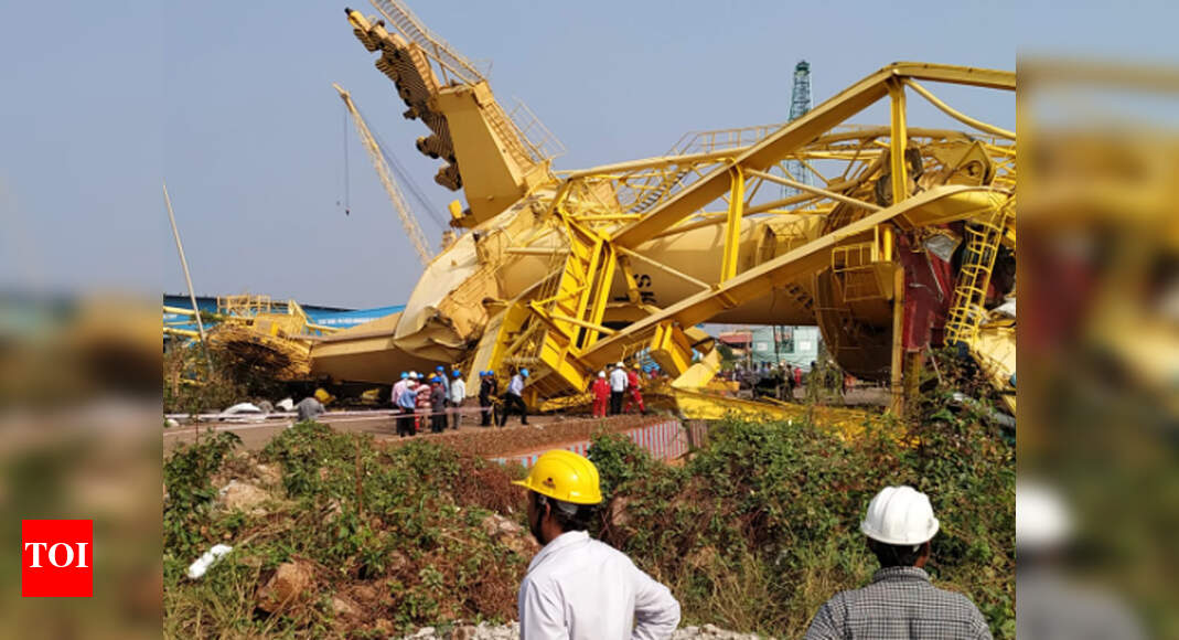 One killed, six injured after cranes collapse at Kakinada Sea Port ...