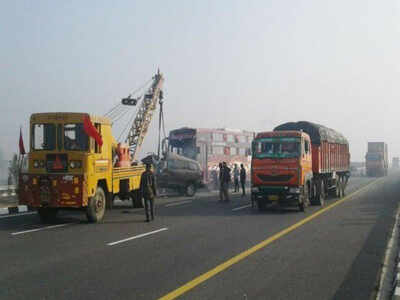One killed, three injured in vehicle pile-up on Agra-Lucknow Expressway in dense foggy morning ...
