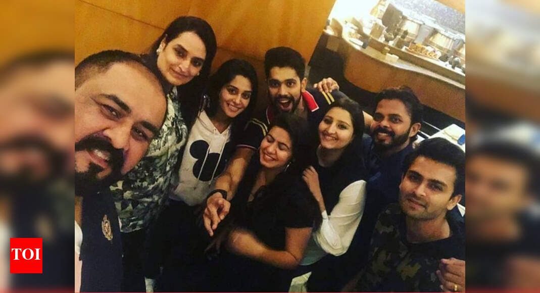Bigg Boss 12 brother-sister duo Dipika Kakar and Sreesanth enjoy dinner with their spouses ...
