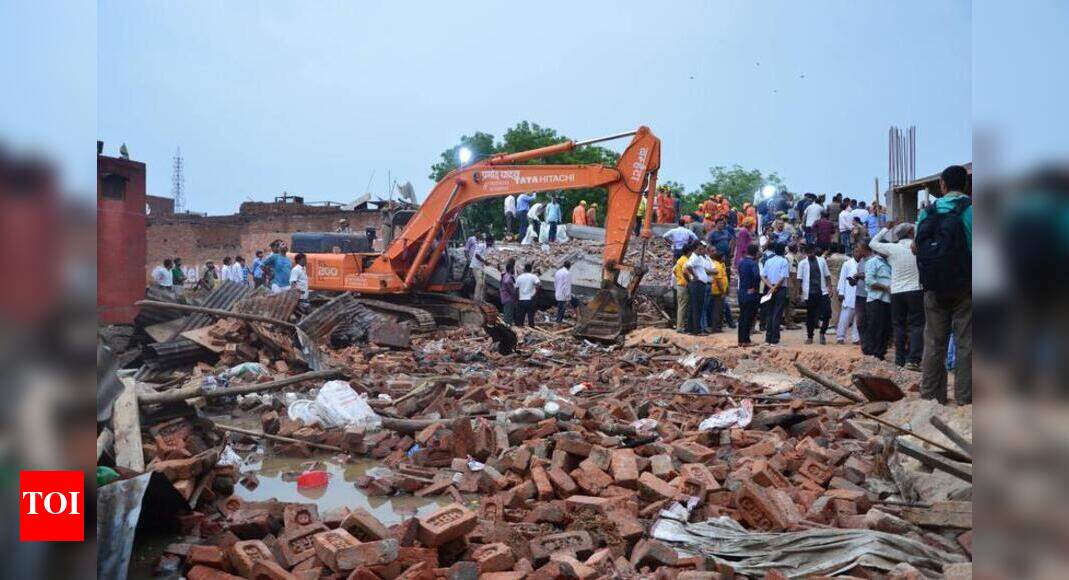 10 GDA officials under scanner for building collapse | Noida News ...