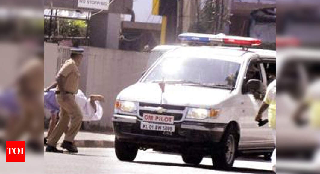 CM Pinarayi Vijayan's pilot vehicle hits protesters ...