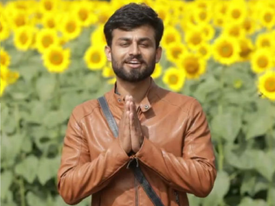 Fans celebrate Bigg Boss contestant Shashi Kumar's birthday - Times of ...