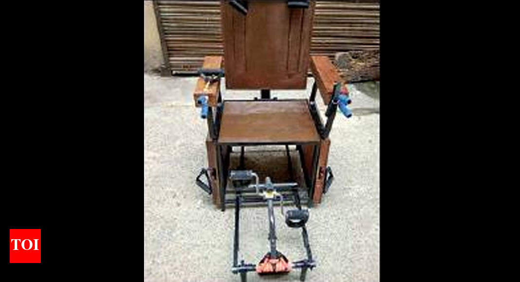 Flexible knee, navigation device for blind wow viewers at tech fair ...