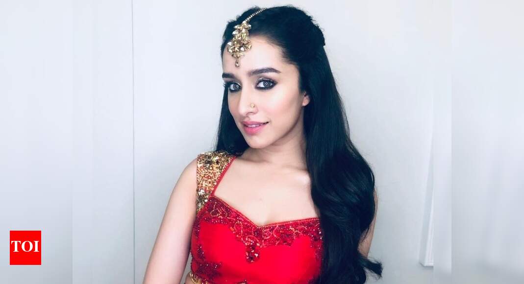 Photo: Shraddha Kapoor is back into her dancing shoes from 'ABCD 2 ...