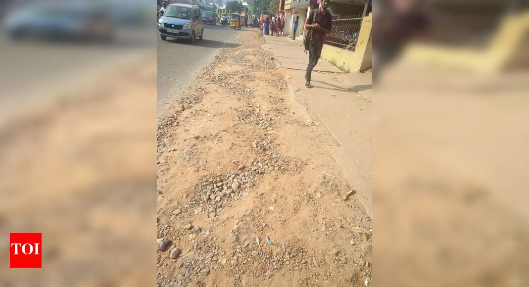 Messy road - Times of India