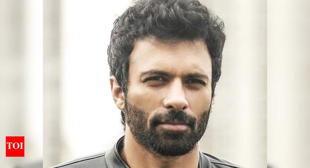 Tony Luke plays a geeky scientist in Prithviraj's Nine | Malayalam ...