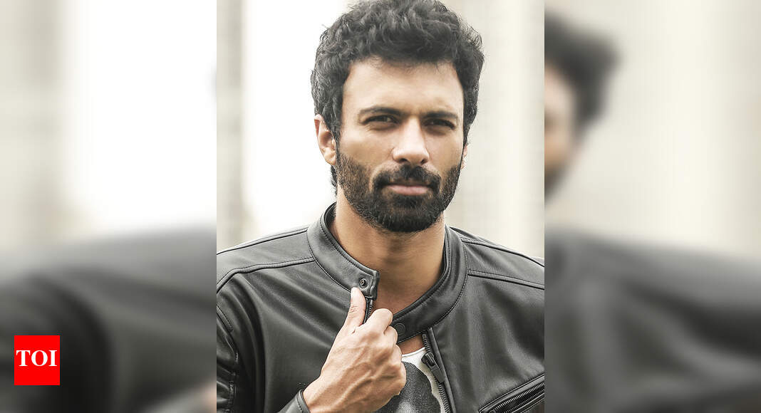 Tony Luke plays a geeky scientist in Prithviraj’s Nine | Malayalam ...