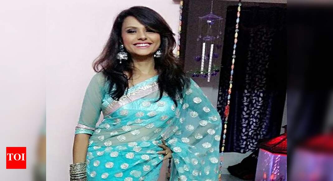 Actress Rupa Bhattacharjee shares a behind-the-scenes photo from the ...