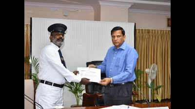 Goa: Guard honoured by South Western Railway | Goa News - Times of India