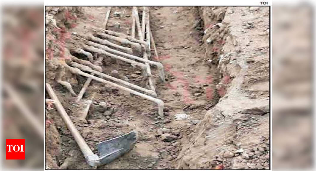 Damaged water pipes spew trouble | Chandigarh News - Times of India