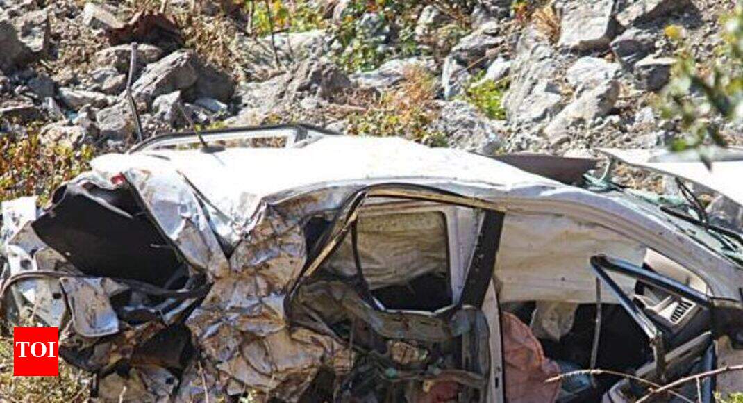 Three from Delhi killed as car falls into gorge near Mussoorie | Delhi ...