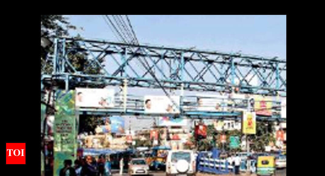 Dhakuria footbridge shut for overhaul | Kolkata News - Times of India
