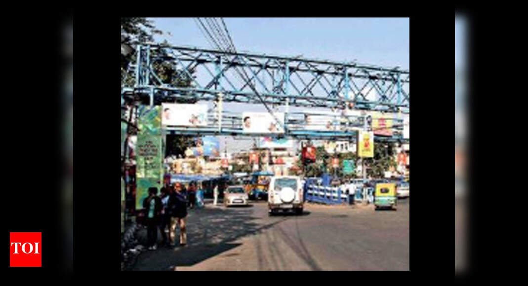Dhakuria footbridge shut for overhaul | Kolkata News - Times of India