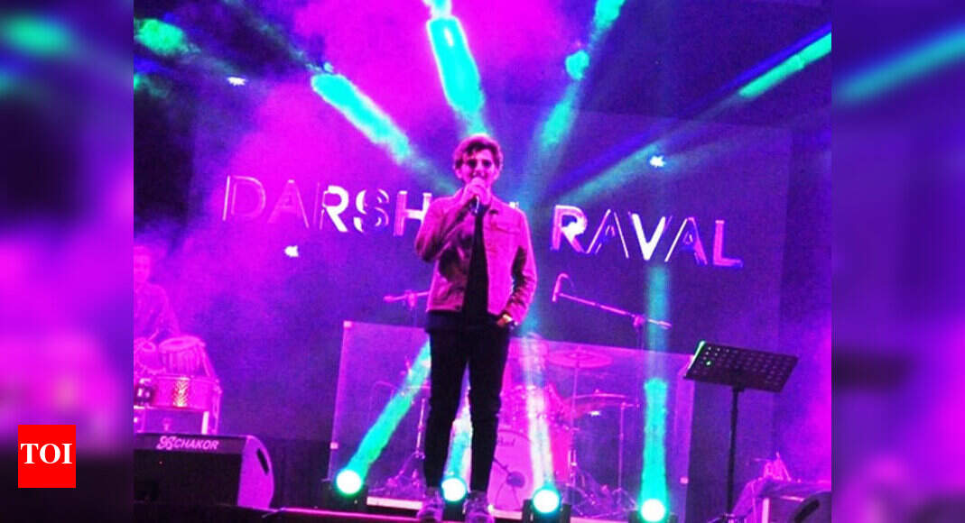Singer Darshan Raval wows the audience with his songs | Events Movie ...