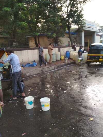 Cleaning of Auto Rickshaw near Dahisar Bridge - Times of India