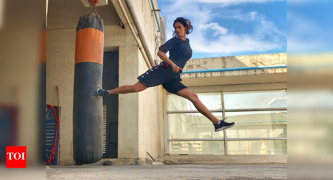 Watch: Disha Patani practices boxing in an inspiring video | Hindi ...