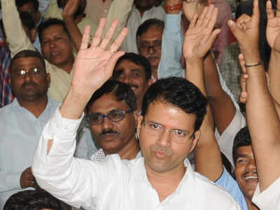 Shashank Rao flays Uddhav Thackeray for 'ditching' workers | Mumbai ...