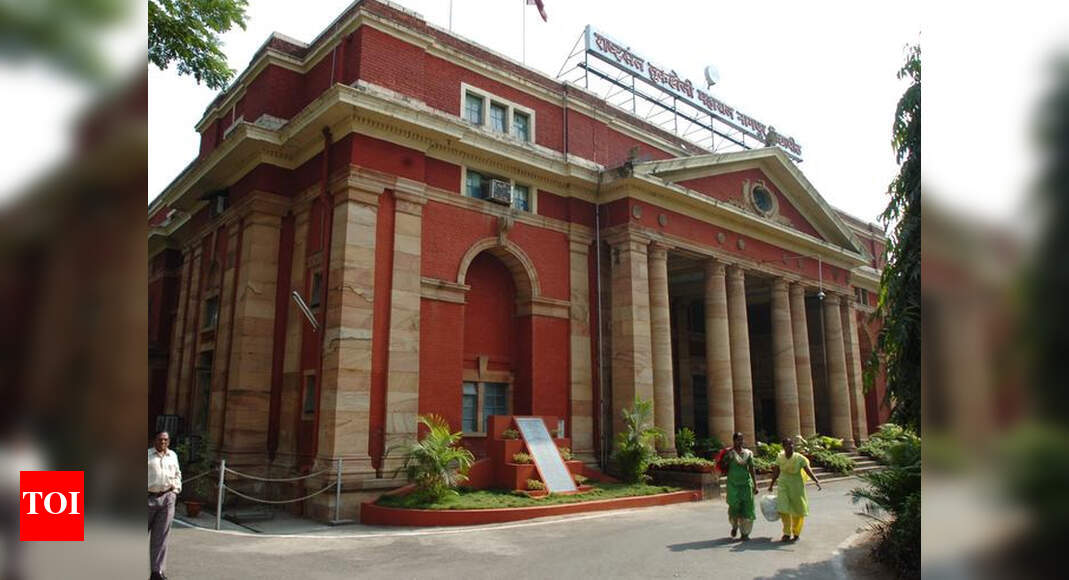 Dhoti, suits, sari replace colonial dress at NU convocation | Nagpur ...