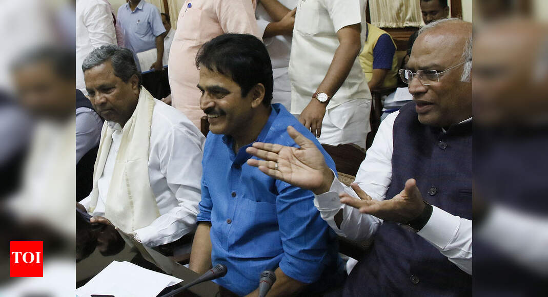 Karnataka Congress Meeting: Setback for Karnataka Congress: 4 MLAs skip ...