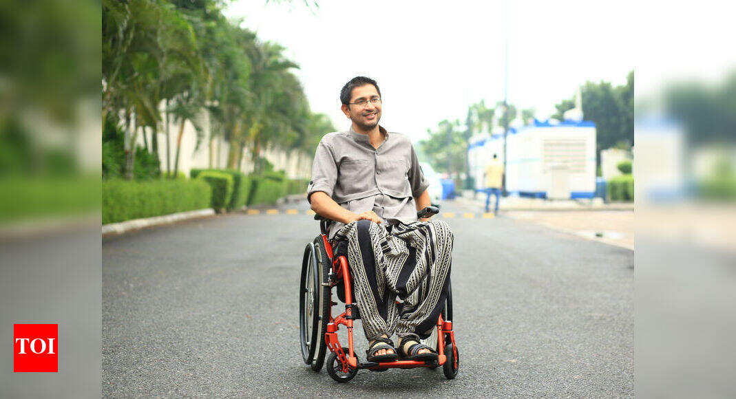 The wheelchair wardrobe: How fashion is becoming more disabled-friendly ...