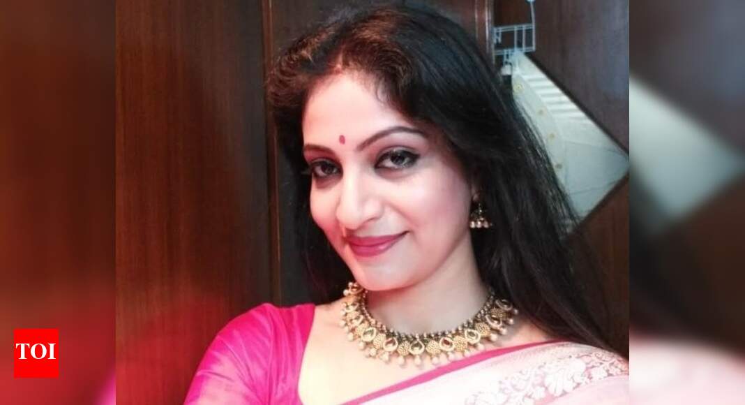 Soumili flies to Delhi for a dance performance - Times of India