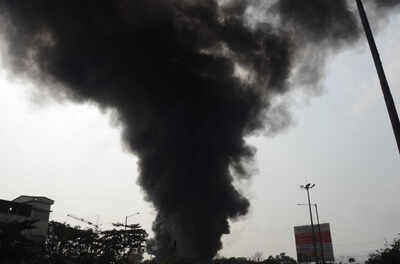 Navi Mumbai: Fire erupts inside tyre godown in Taloja; no casualties ...