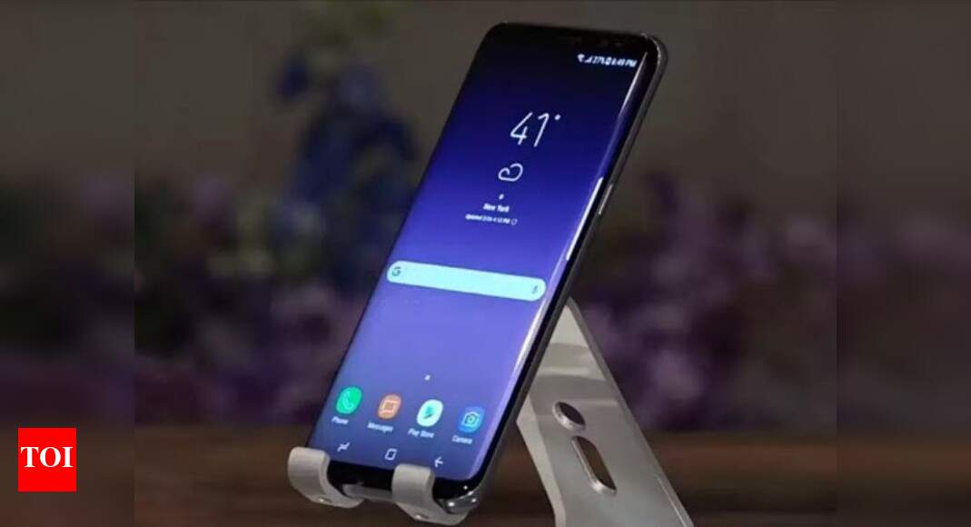 Samsung Smartphone Punch Hole: Samsung may bring a secondary screen in ...