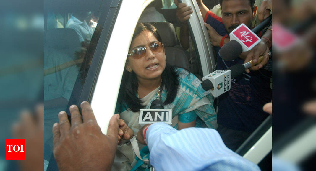 Anand Mohan'S Wife Joins Congress: Bihar: Lovely Anand, three others ...